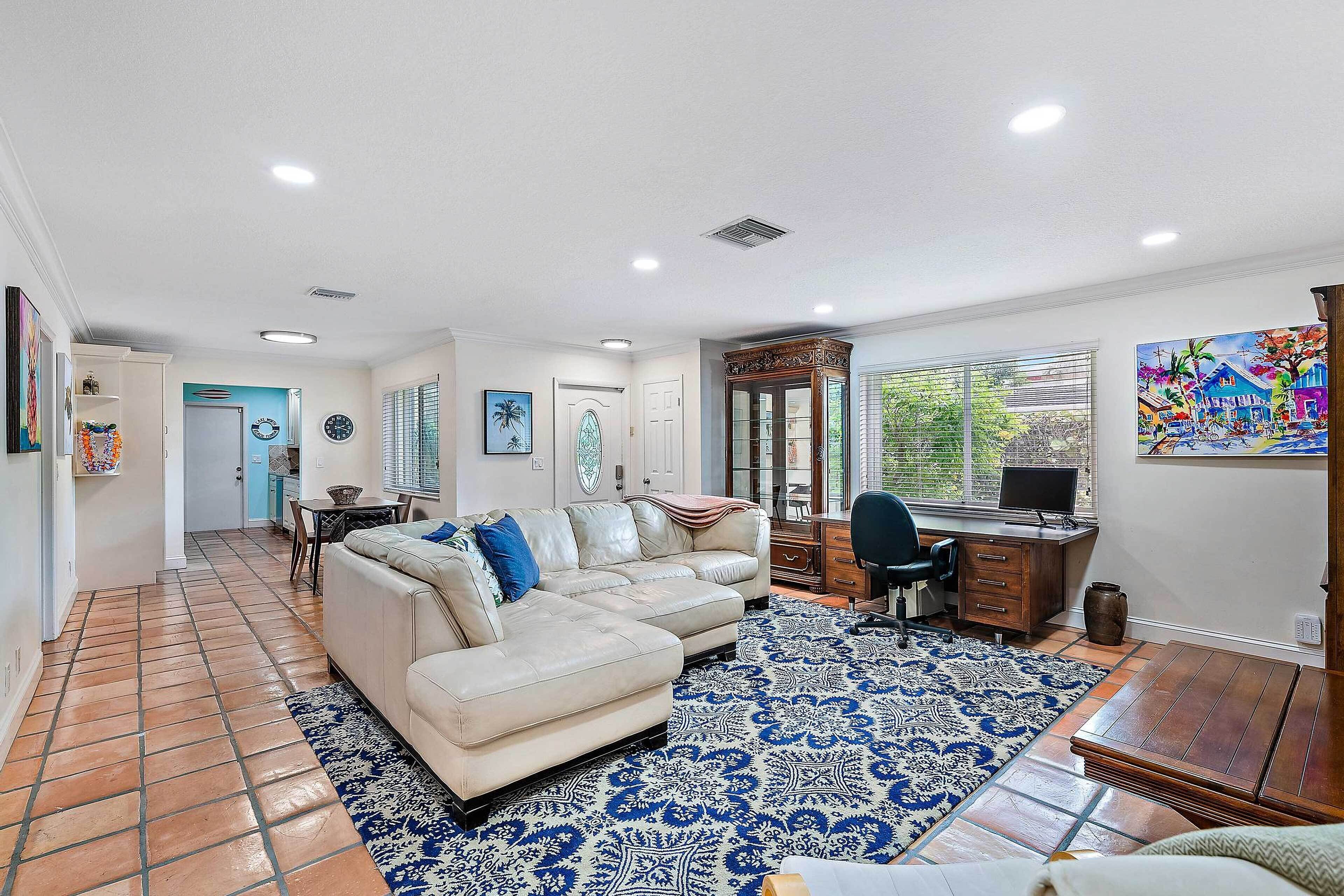 1 Mi To Shore: Pet-friendly Lake Worth Beach Home! - Lake Worth, FL