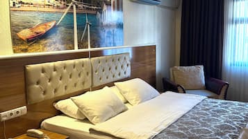 Quarto Duplo Clássico para 1 Pessoa, varanda, Vista para a cidade | Minibar, Wi-fi grátis