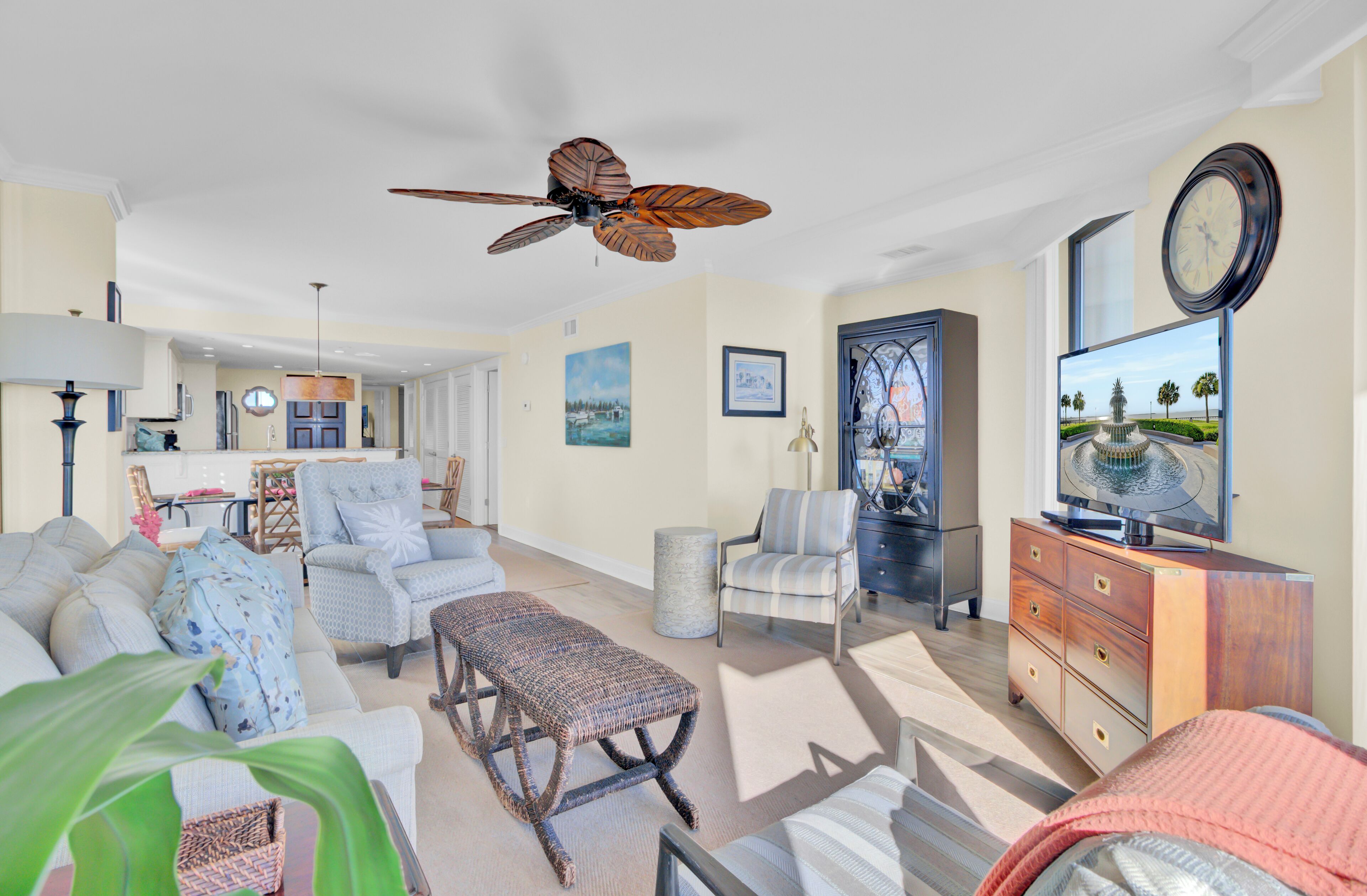 Oceanfront W/ Pool + Beach Access & Balcony View | 312 B Shipwatch By Avantstay - Mount Pleasant