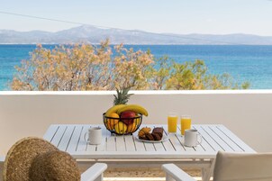 Double or Twin Room With Sea View | Vista para a praia ou o mar