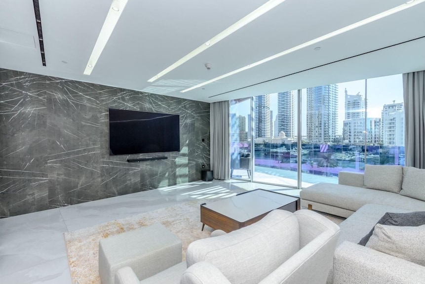 Ultra Luxury Marina Villa - Private Pool, Sauna, Steam, Elevator & Elite Design - Dubai Marina