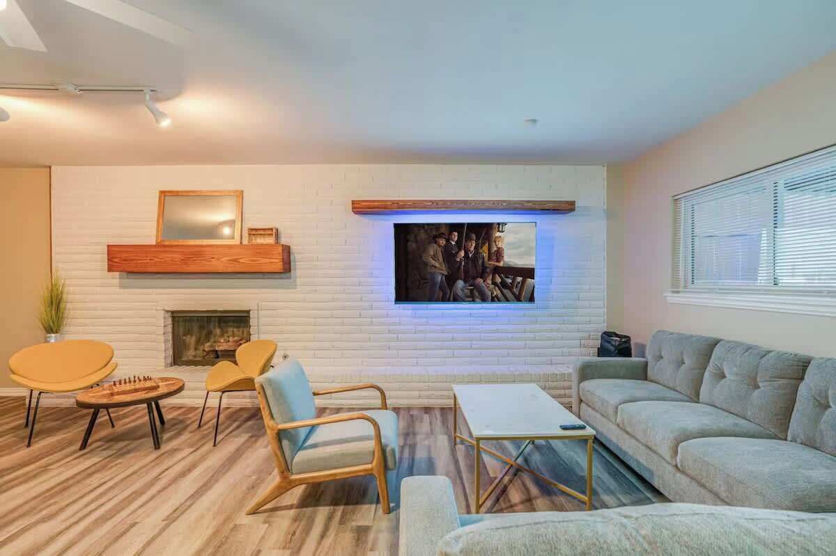 Huge House/fun/central/4bd/3ba ~Pool - San Antonio, TX