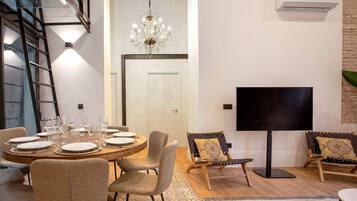 Apartamento (4 Bedrooms) | Sala de estar
