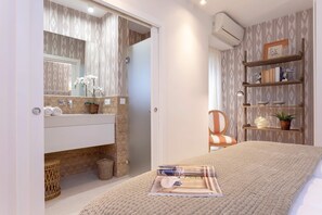 Apartamento (4 Bedrooms) | 4 quartos, ferros/tábuas de passar roupa, Wi-Fi de cortesia