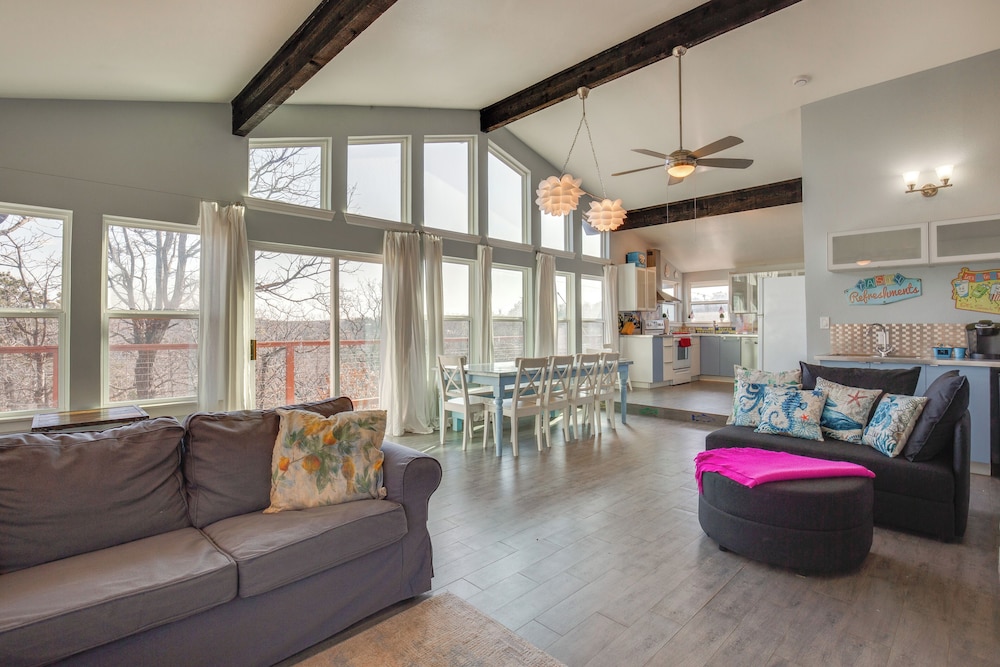 Serene Valley Views: Lake Texoma Retreat - Lake Texoma