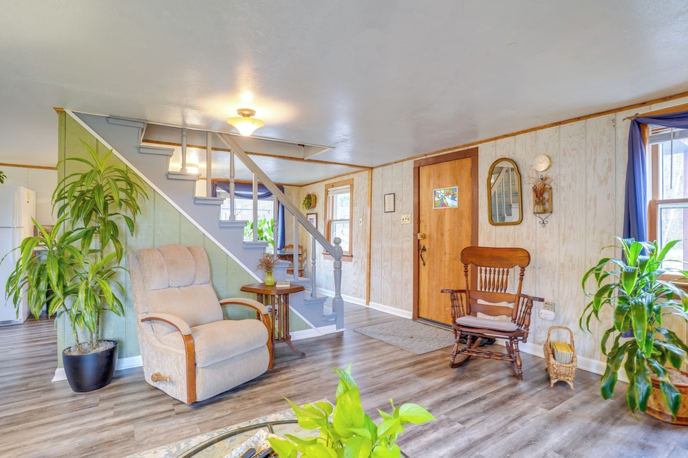 'Chateau Merlot' Cottage W/ Deck In Stanardsville - Shenandoah National Park