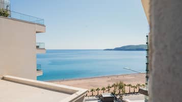 Apartamento superluxo, varanda, vista para o oceano | Vista para praia/oceano