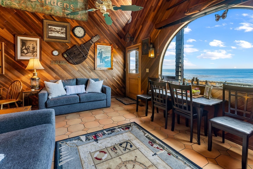 3965 Marine Gardens - Oceanfront With Bay Views - Del Monte Beach, CA