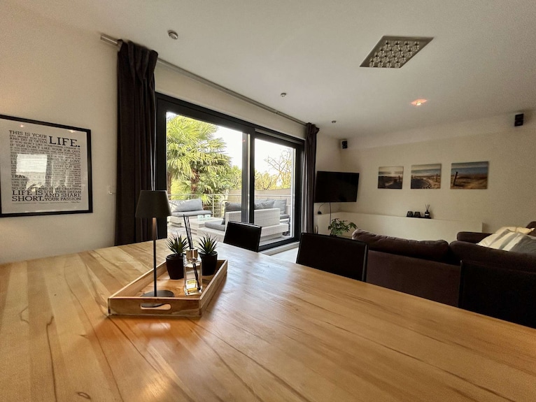 Sun Deck Wellness Whirlpool Garden & Grill - Krefeld