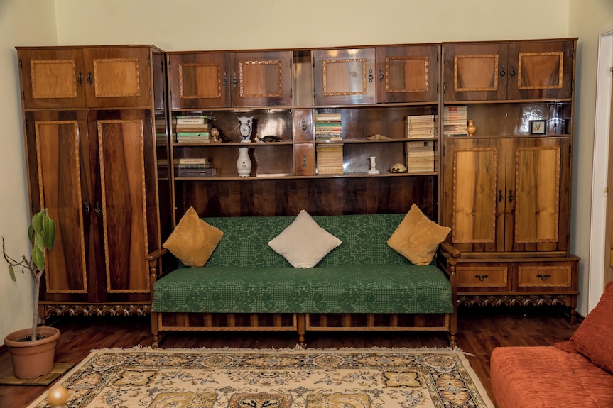 Experience Apart For Familliy And Pets In Retro-classic Style In City Center - Călărași