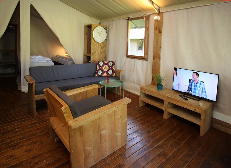 Four Season Lodge 6 - Hoogeveen