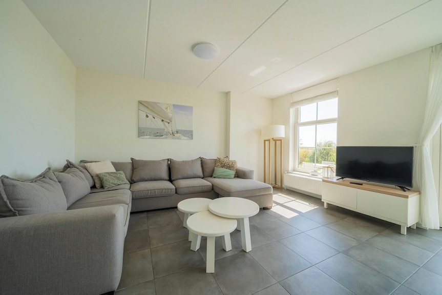 Modern Bungalow With 6 Bedrooms And Terrace - Volendam