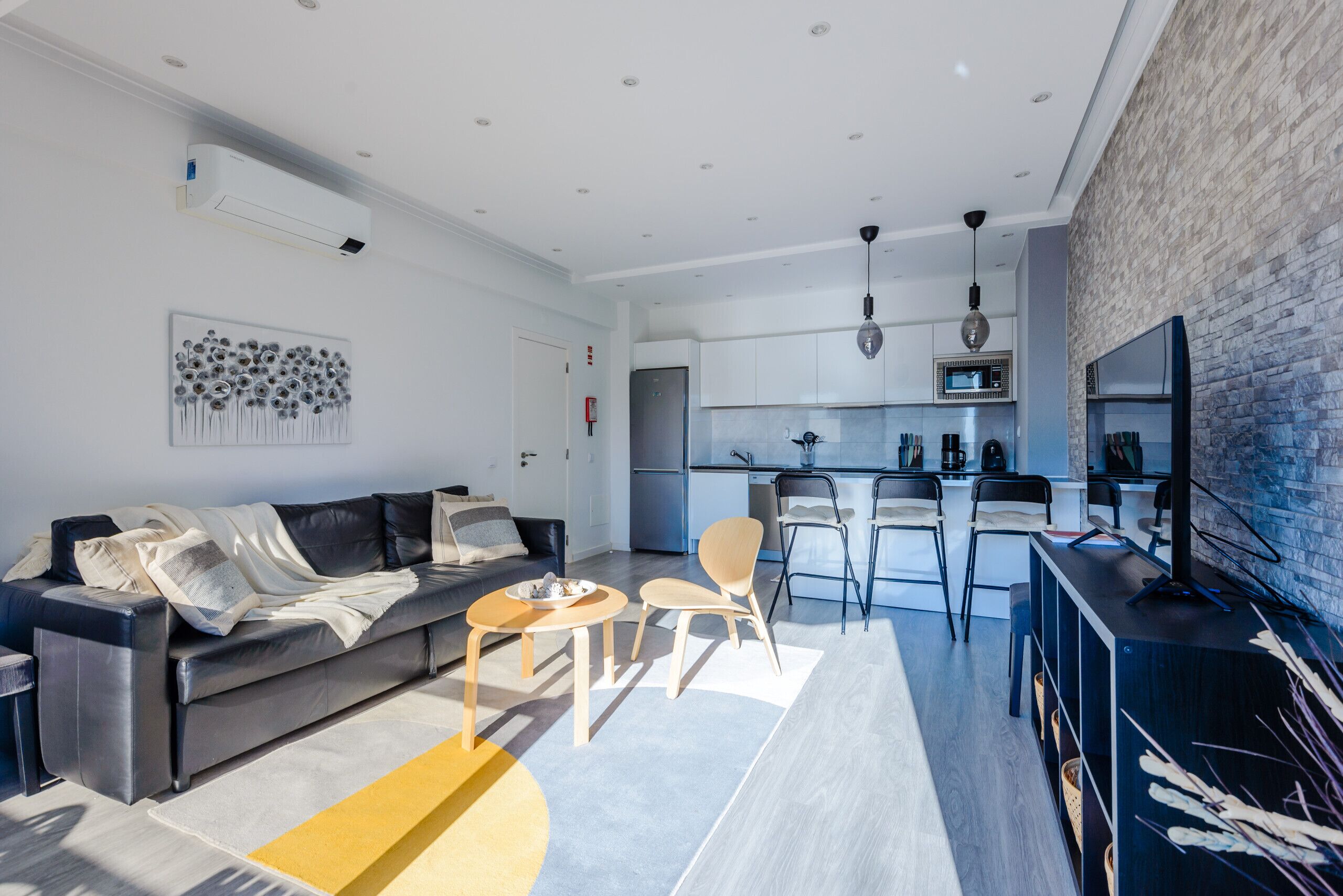 Apartamento, 1 quarto, acesso à piscina, vista para o mar | Sala de estar