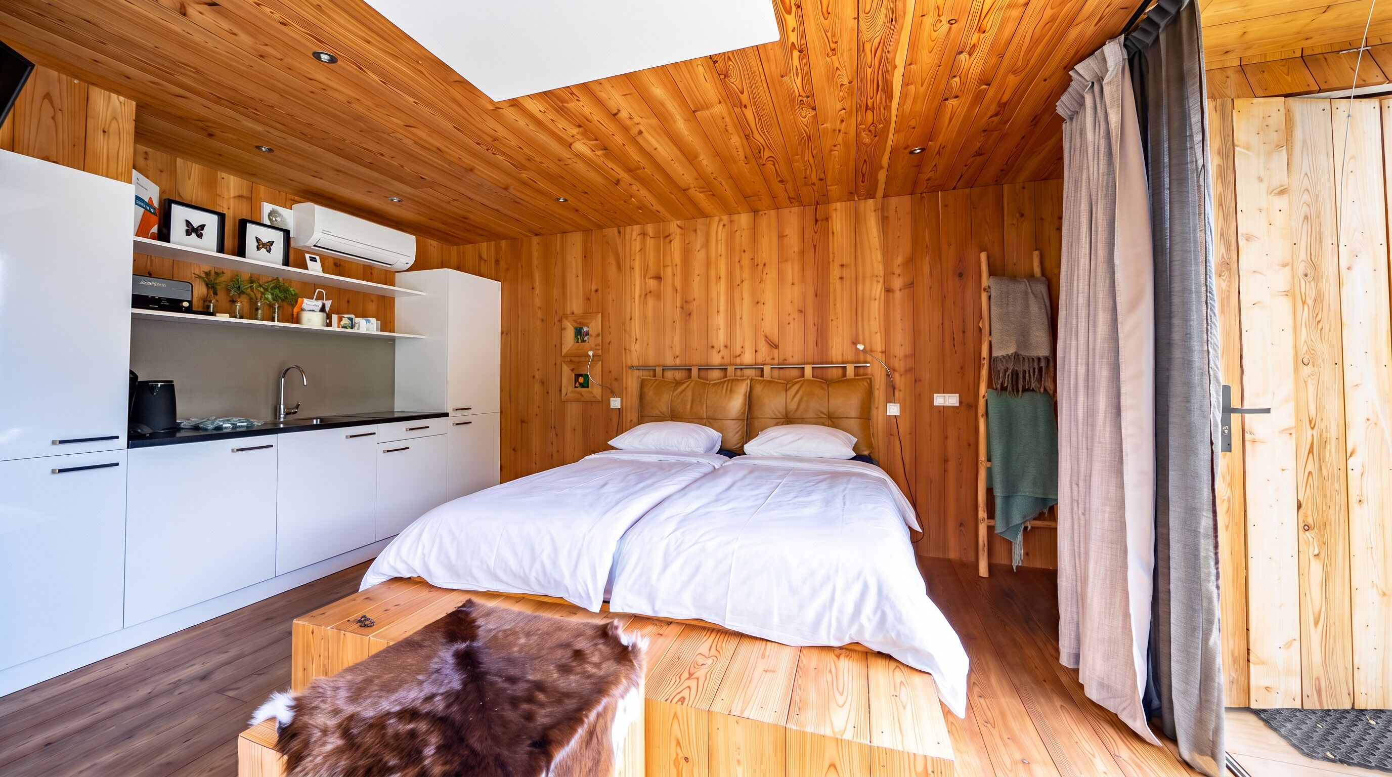 Chalet With Living Room/bedroom, 1 Bathroom And Aircon - Ede