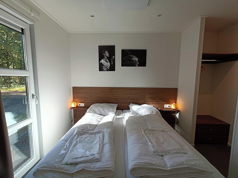 Chalet With 3 Bedrooms And Terrace - Arnhem