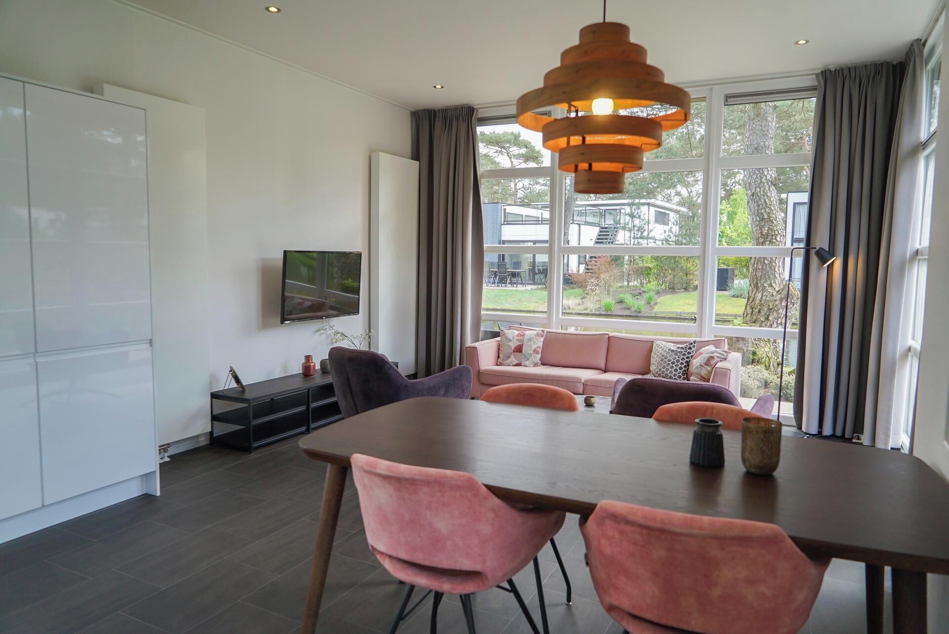 Chalet With 2 Bedrooms And A Terrace - Arnhem