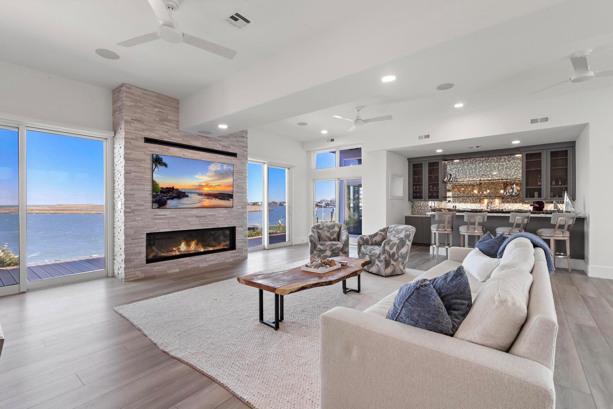 The Blu Estate At 1900 Virginia! Waterfront-gated-pool-hot Tub-boat Dock-luxury - Tuckerton, NJ