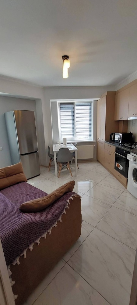 Charming Chișinău Apartment With Gas Heating & Hot Tub - Chișinău