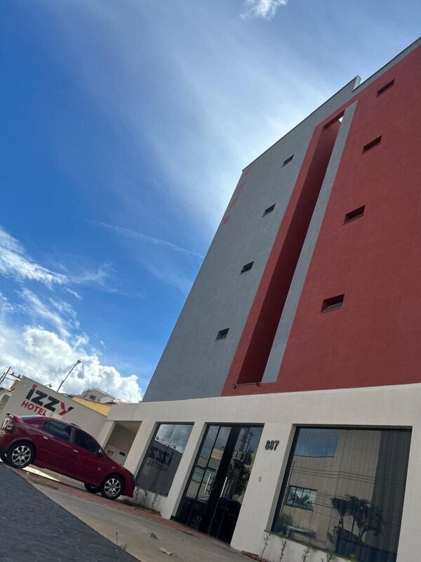 Izzy Hotel - Uberlândia