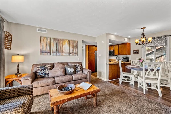 Sleeps 6 Mountain Views Shared Resort Amenities - Great Smoky Mountains National Park