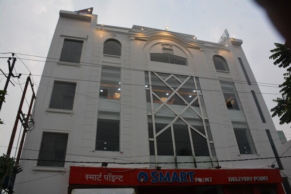 Hotel The Divine Cloud By- Ihcs Group - Aligarh