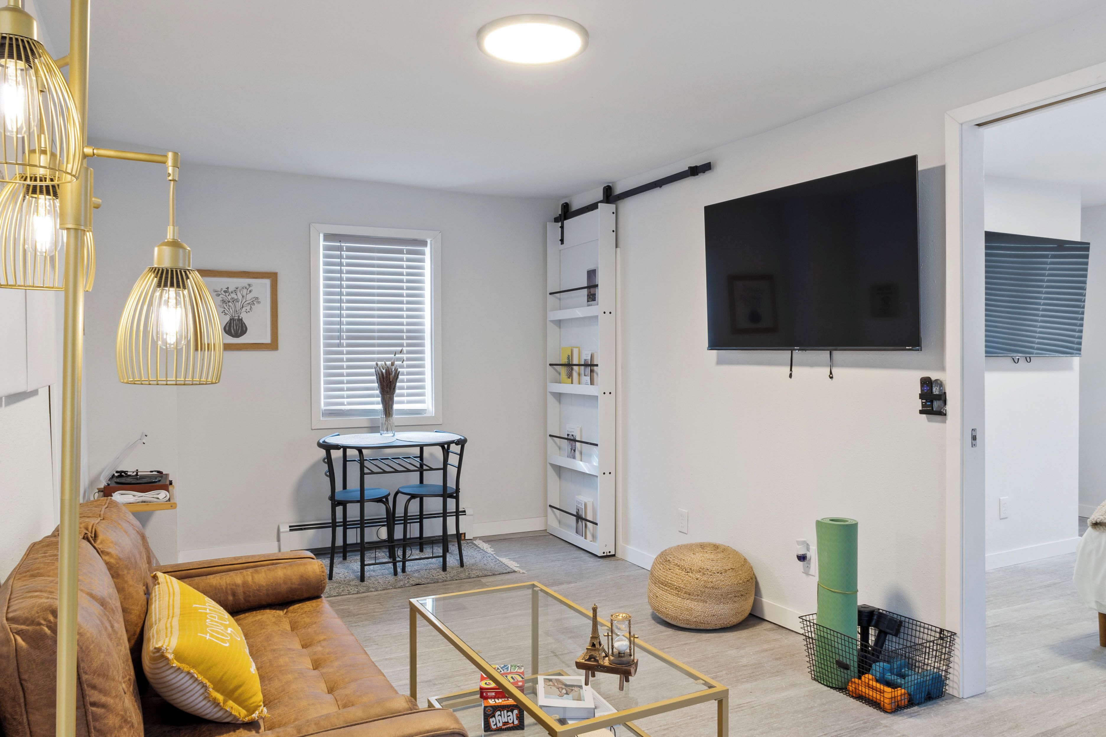 Newly Remodeled Home On Schlimgen Ave, 5-minute Drive To Downtown Madison - Madison, WI