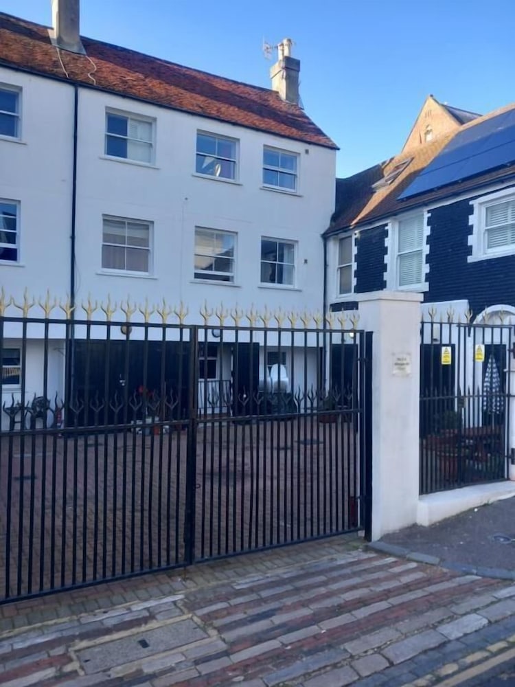 Number Four - Kemptown