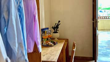 Quarto, vista para a cidade | Frigobar, individualmente decorados, individualmente mobiliados