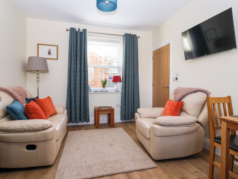 Elm Tree Cottage, Romantic, With A Garden In Dalton Near Thirsk - Thirsk