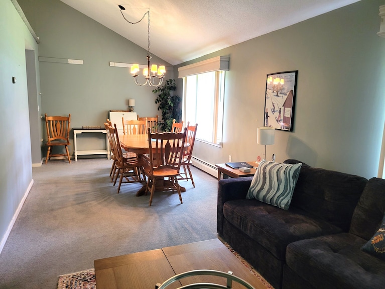 Official Seasons Rmc Condo 17e - 1 Bedroom + Loft - Sleeps 8 - Dog Fees - New Hampshire (State)