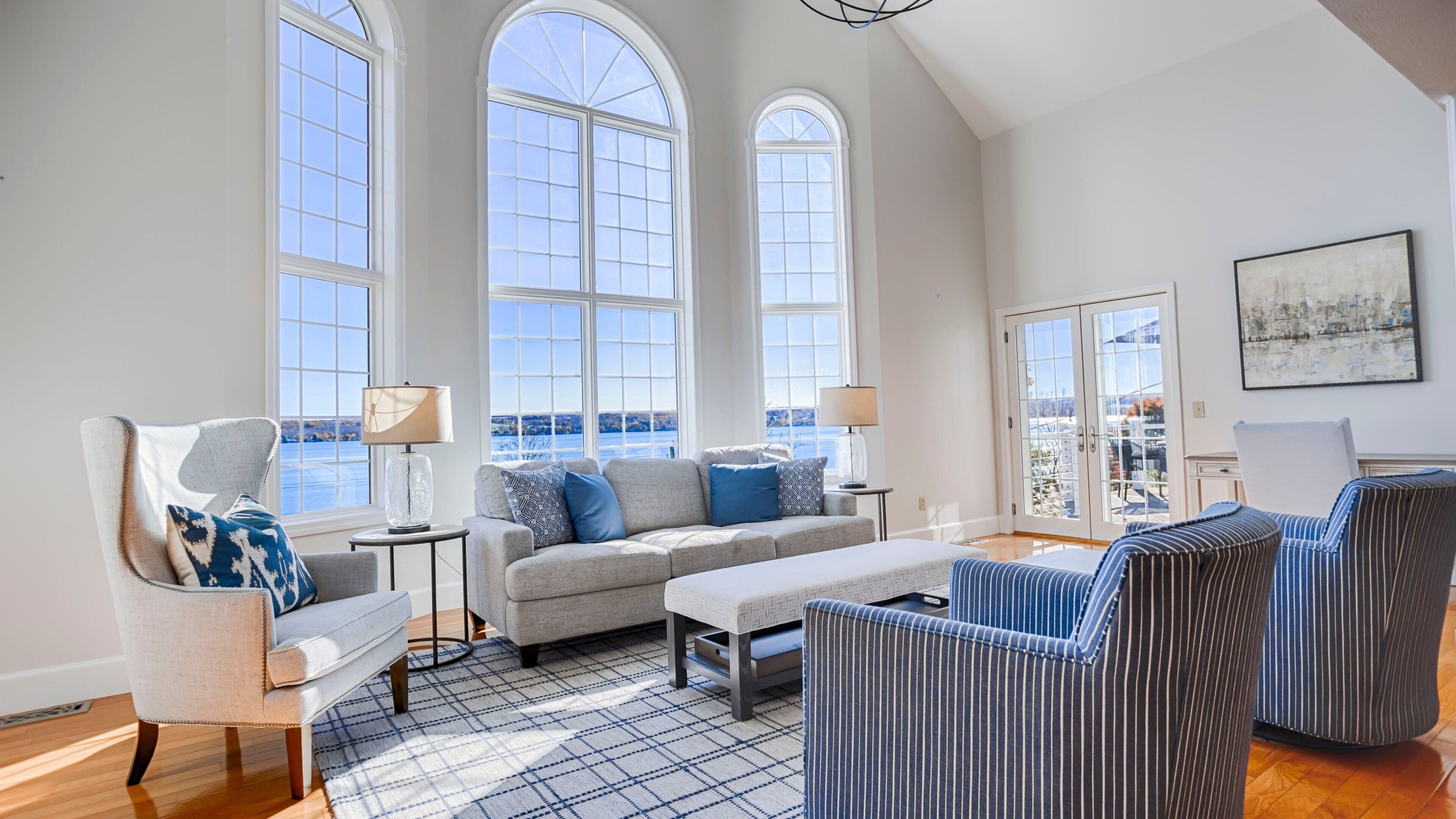 Belle Maison: Luxury Getaway With Hot Tub! - Canandaigua, NY