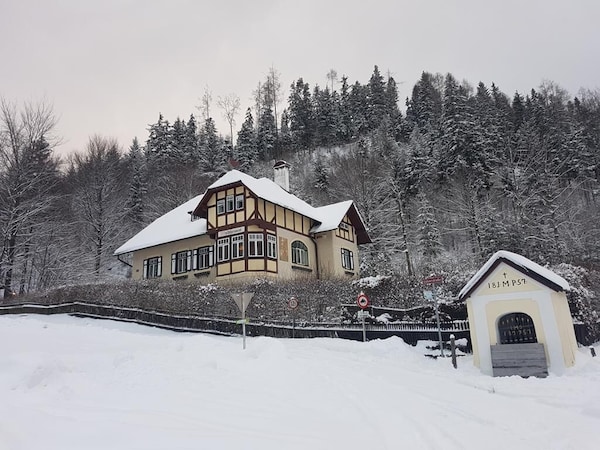 Große Villa (Ca.300qm) Auf Fast 1000 Meter Seehöhe - Semmering-Kurort