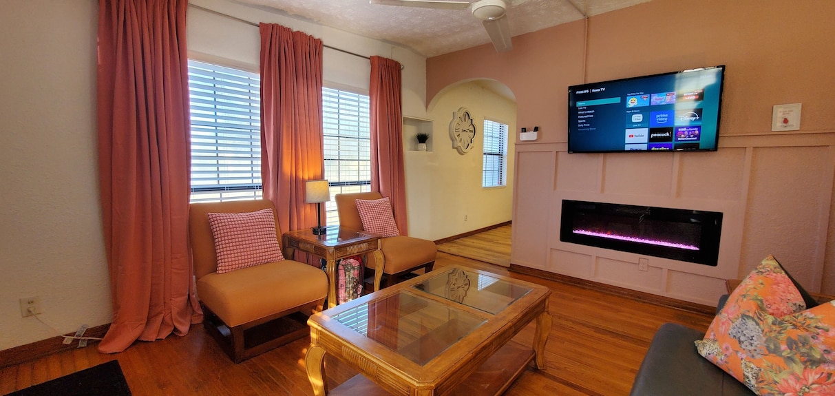 Bungalow With Garage Lounge, Pool With Heat Option, Sleeps 8 - 10 - Jacksonville, FL