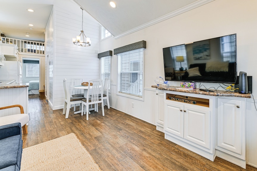 Community Perks + Views: Cozy Lake Norman Cottage - Lincoln County, NC