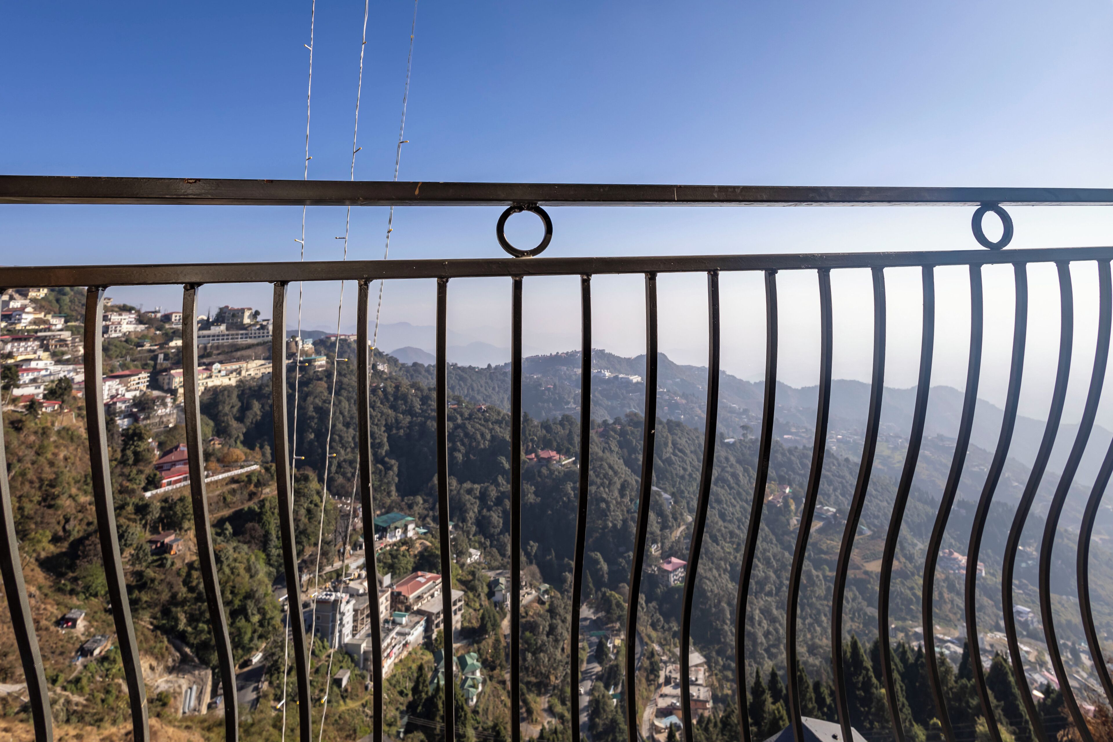 Quarto Duplo Premium, vista para o vale | Secretária adequada para computadores portáteis 