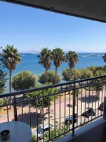 Quarto Duplo ou Twin, varanda, vista para o mar | Vista da varanda