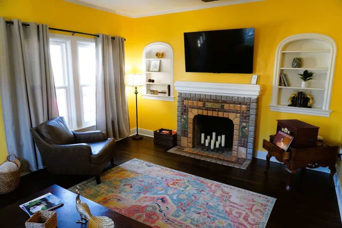 The Peacock Summary: - Tyler, TX