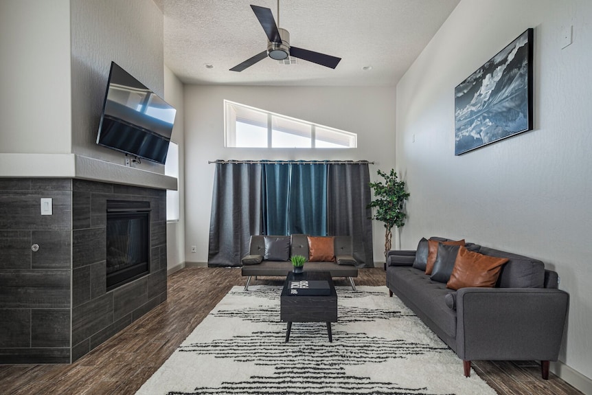 Modern Home W/4br Next To Netflix, Airport, Casino - Albuquerque