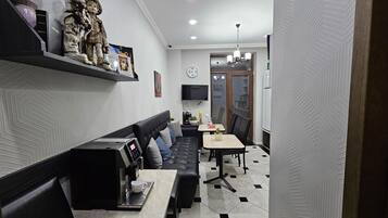 Área de estar no saguão