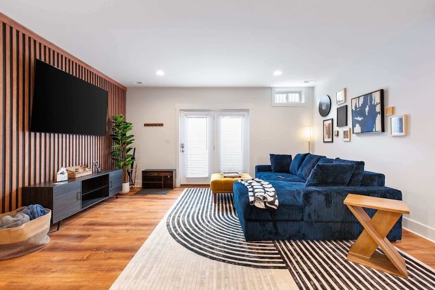 Modern 2br Retreat | Close To Dc & Airport - Marymount University, Arlington