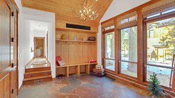 Cabine, 4 quartos | Interior