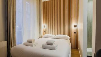 Apartamento | Secretária adequada para computadores portáteis, ferro/tábua de engomar