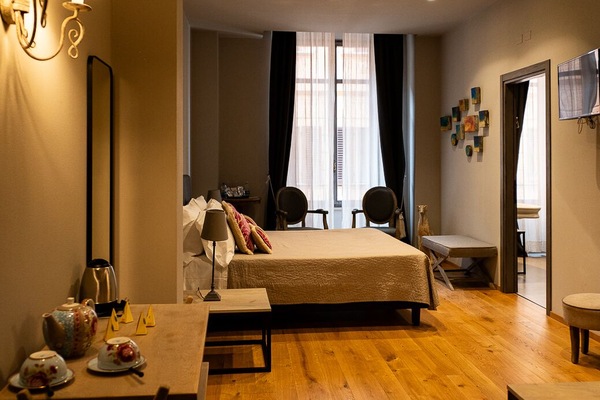 Suíte luxo, vista para a cidade | 1 quarto, cofres nos quartos, cortinas blackout, quartos à prova de som