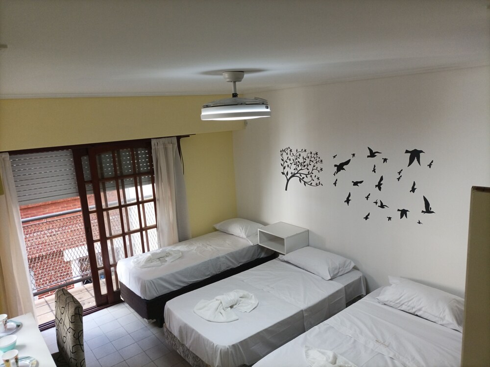 Habitación doble o triple en residencia en el corazón de la Boca Buenos Aires - Buenos Aires | Vrbo