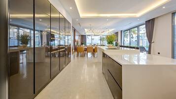 Villa, várias camas, acesso à piscina, vista para a piscina (OV K5a) | Restaurantes