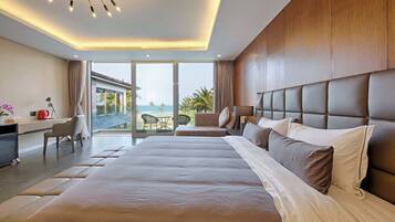 7 quartos, com decoração personalizada, com mobília individualizada