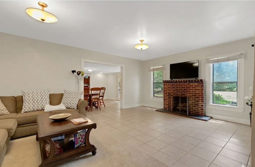 Ponderosa Farmhouse: Serene 2.7 Acres By Uf - 霍桑