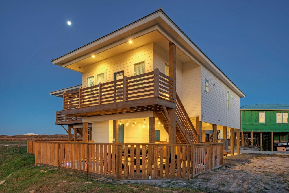 Cart-friendly Boardwalk To The Beach Private Pool, Firepit & Pond Views 361 Bayview - Corpus Christi, TX