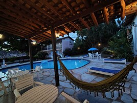 Piscina interior, piscina exterior