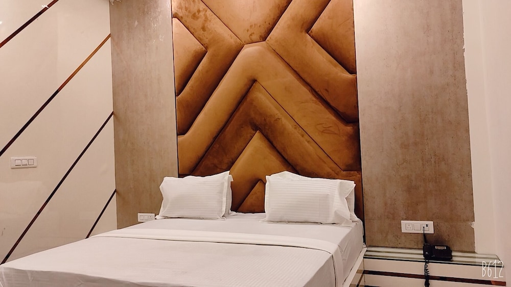 Shraddha Hotel - Aligarh